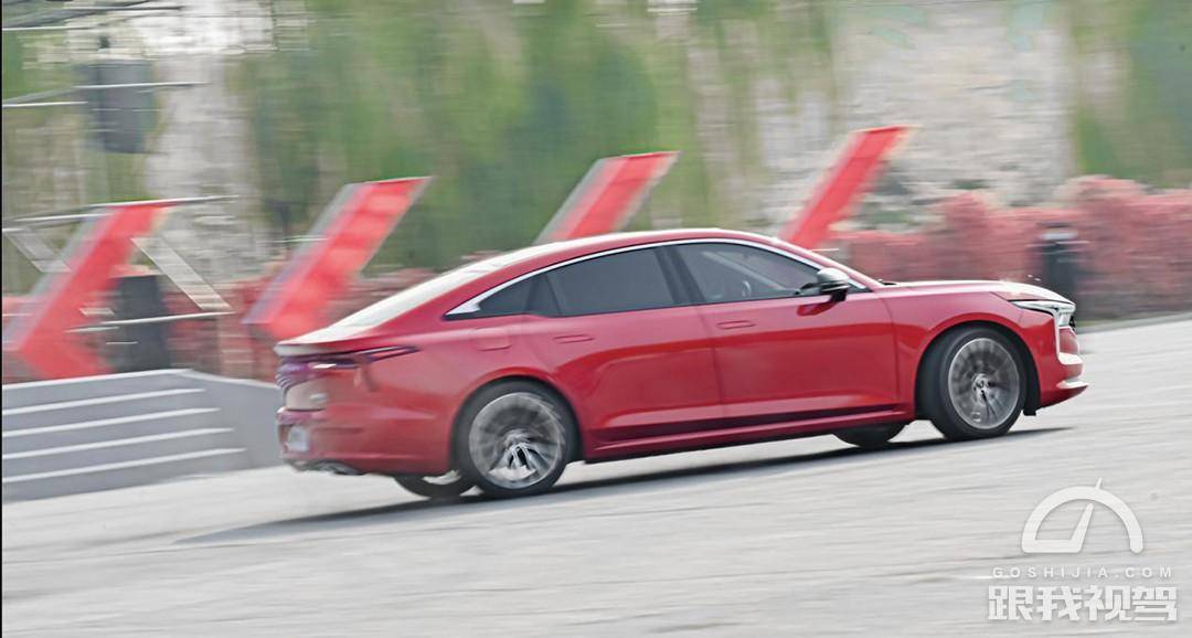 自主品牌的新生力量 奔腾B70 2.0T上市 售价13.59万元_搜狐汽车_搜狐网