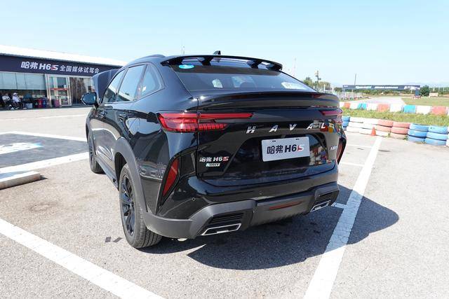 为了轿跑风格与柠檬DHT混动技术，18万元落地哈弗H6S值不值？_搜狐汽车_搜狐网