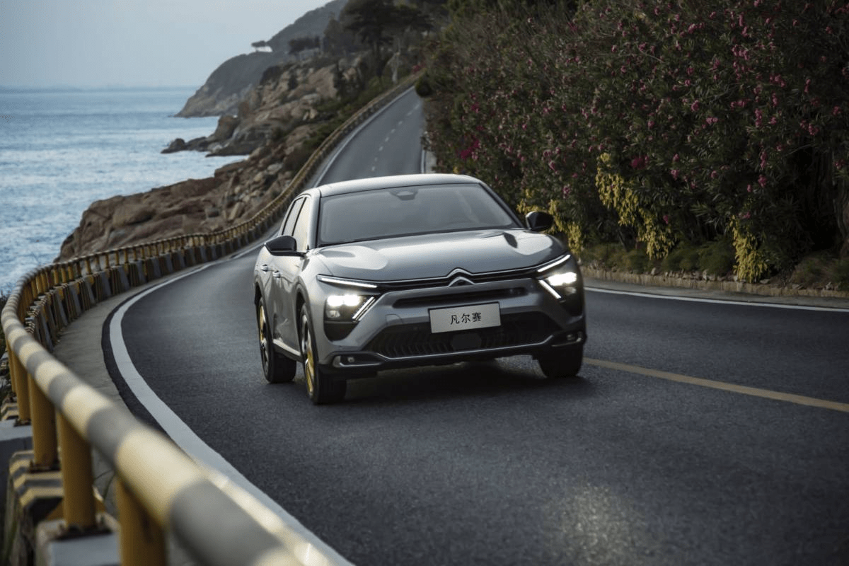 试驾 | 超火的凡尔赛C5X 搞清这三点就够了！_搜狐汽车_搜狐网