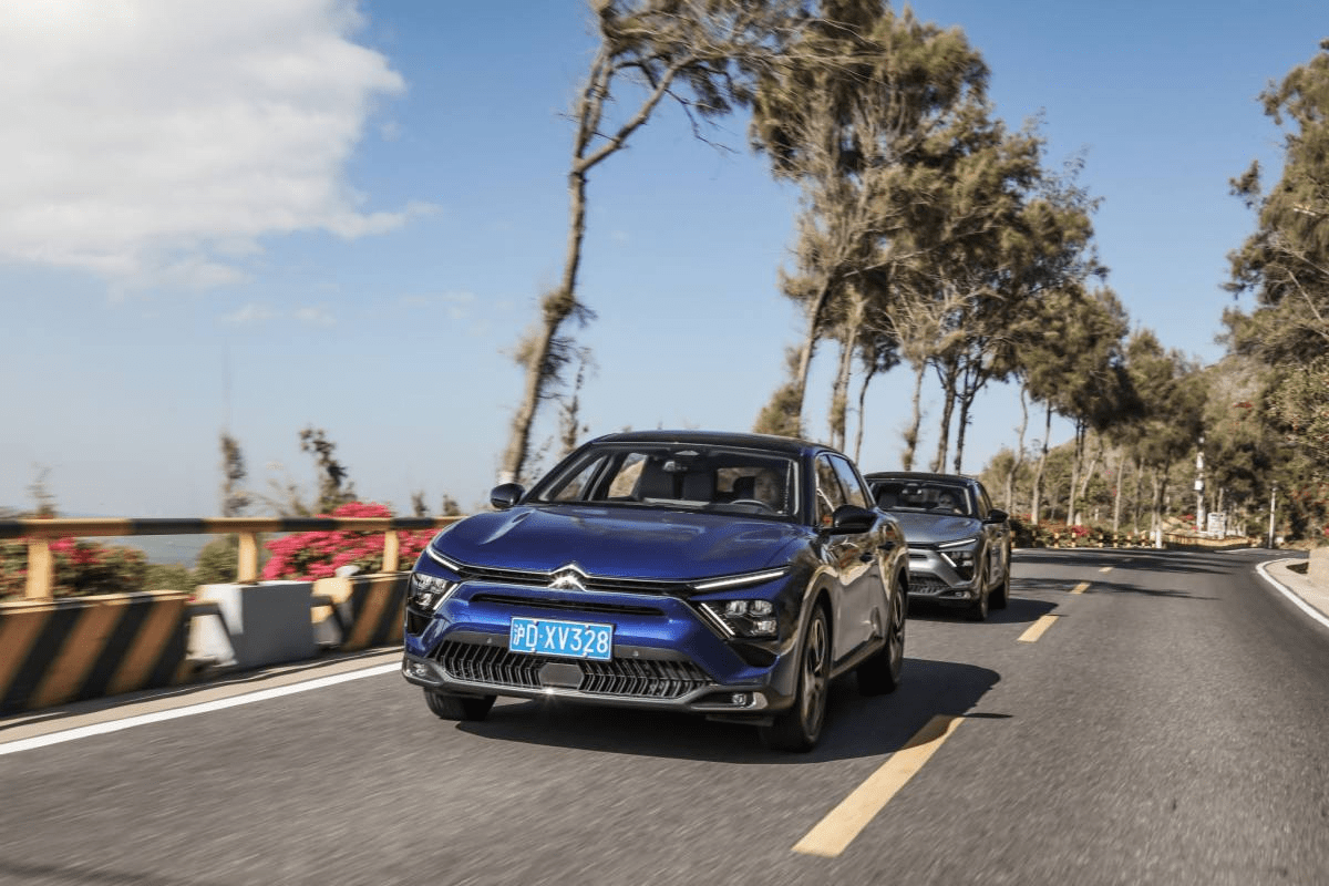 试驾 | 超火的凡尔赛C5X 搞清这三点就够了！_搜狐汽车_搜狐网