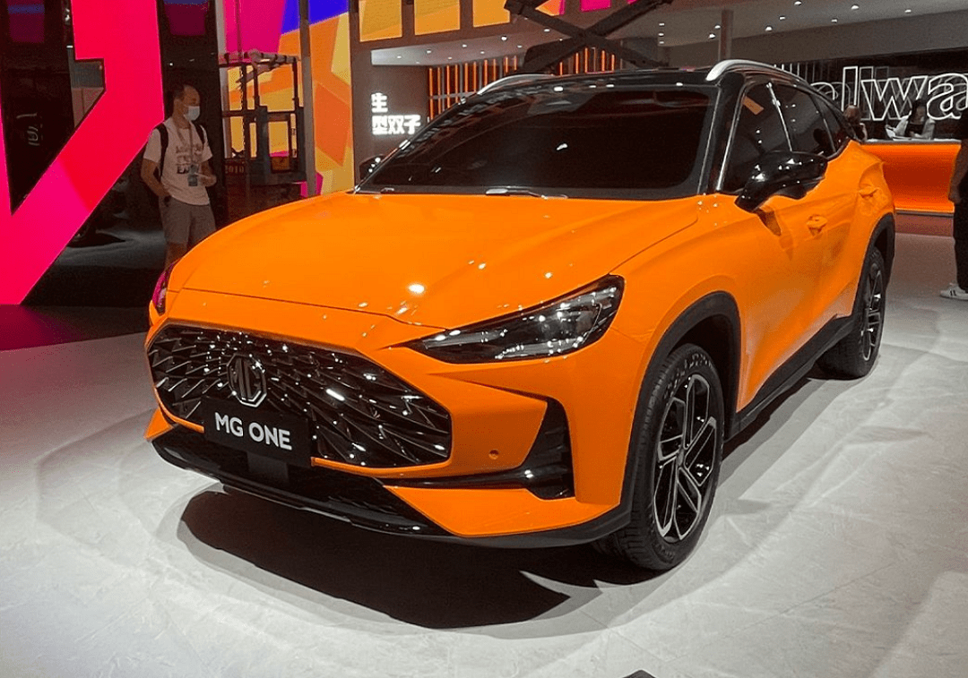 树立燃油车智能新标杆 搭载高通骁龙8155芯片 MG ONE上市售10.78万起_搜狐汽车_搜狐网