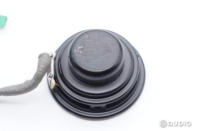 realme Pocket蓝牙音箱拆解报告，采用炬芯ATS2819蓝牙音频SoC_特写_电池_Buds