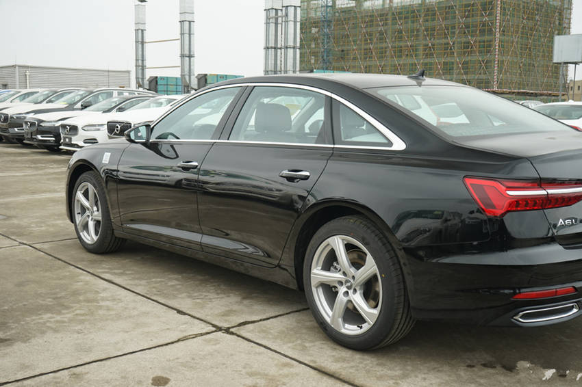 奥迪A6L连跌8万，不比宝马5系更香么？_搜狐汽车_搜狐网