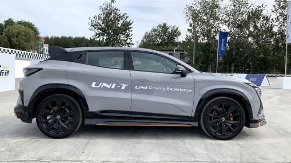 加1.4万换2.0T发动机，长安UNI-T卷的是自己？_搜狐汽车_搜狐网