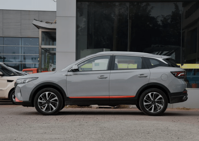 自主紧凑级SUV 风神AX7马赫版PK长安CS75蓝鲸版_搜狐汽车_搜狐网