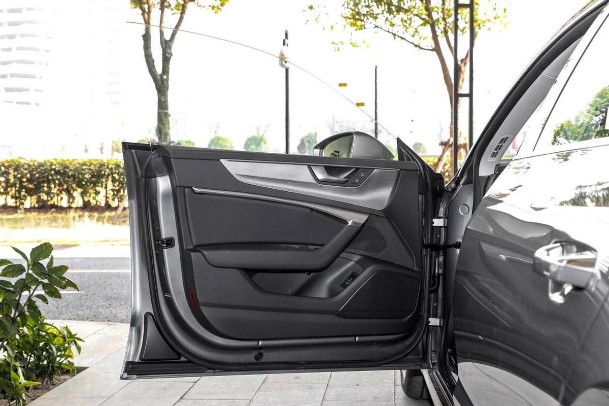 考虑“56E”不妨看看它，45.97万起，溜背颜值，解读奥迪A7L 2.0T_搜狐汽车_搜狐网