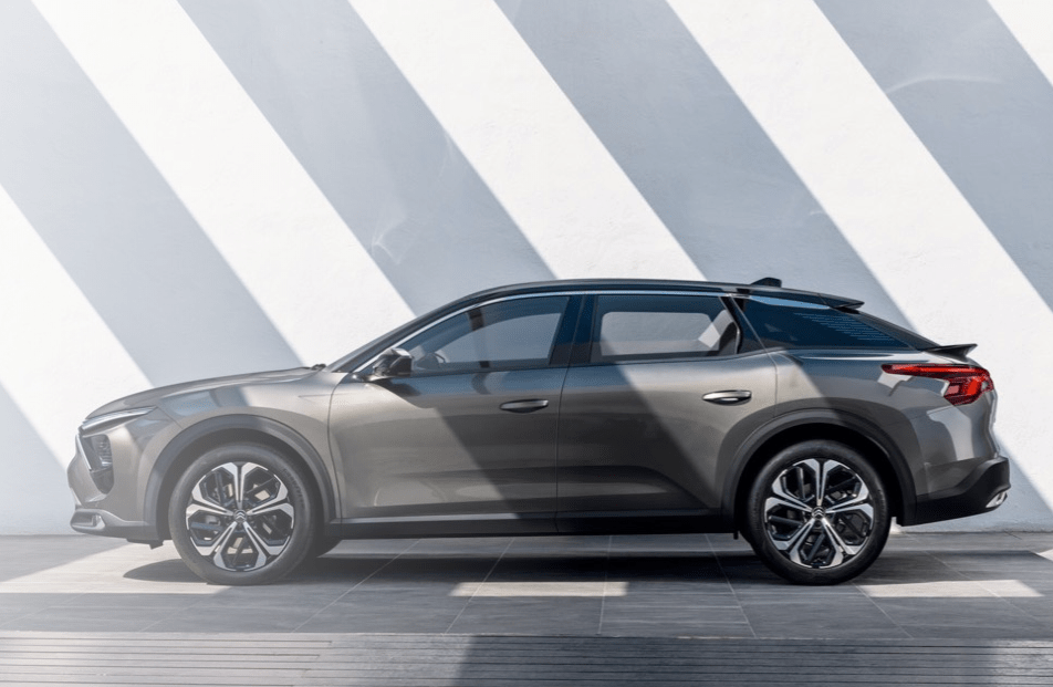 凡尔赛C5X特别版发布 14.37W起 虎年换装虎标装饰_搜狐汽车_搜狐网