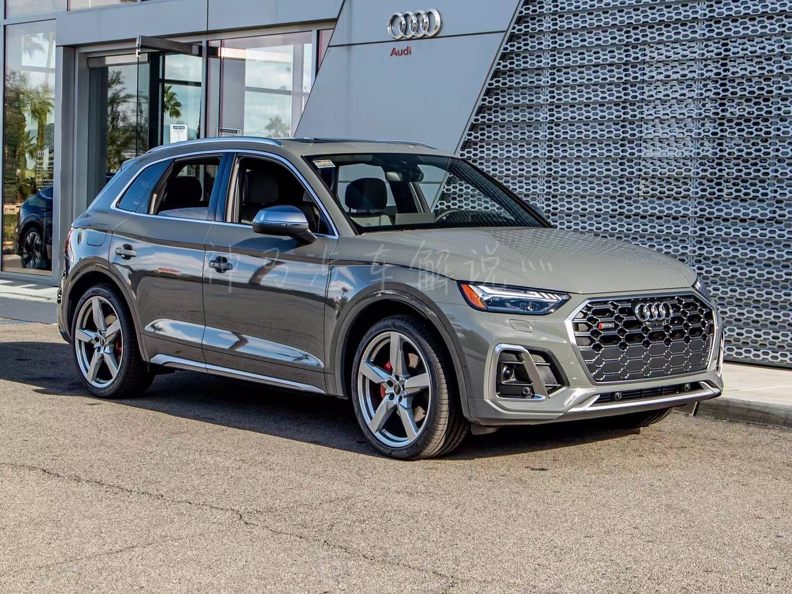 新款Q5实拍！四排气+激光大灯，运动元素暴增，比宝马X3霸气！_搜狐汽车_搜狐网