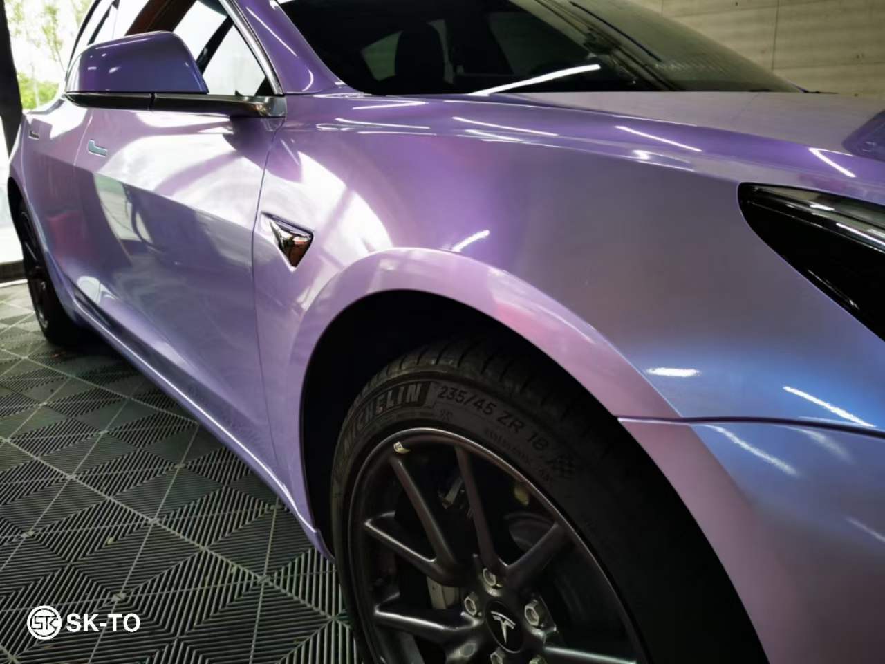 SKTO改色膜车身膜特斯拉 Model 3金属银幻紫_搜狐汽车_搜狐网