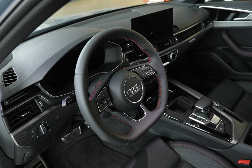 外观无限接近RS4，外观党的最爱，奥迪A4L RS套件燃速型到店实拍_搜狐汽车_搜狐网