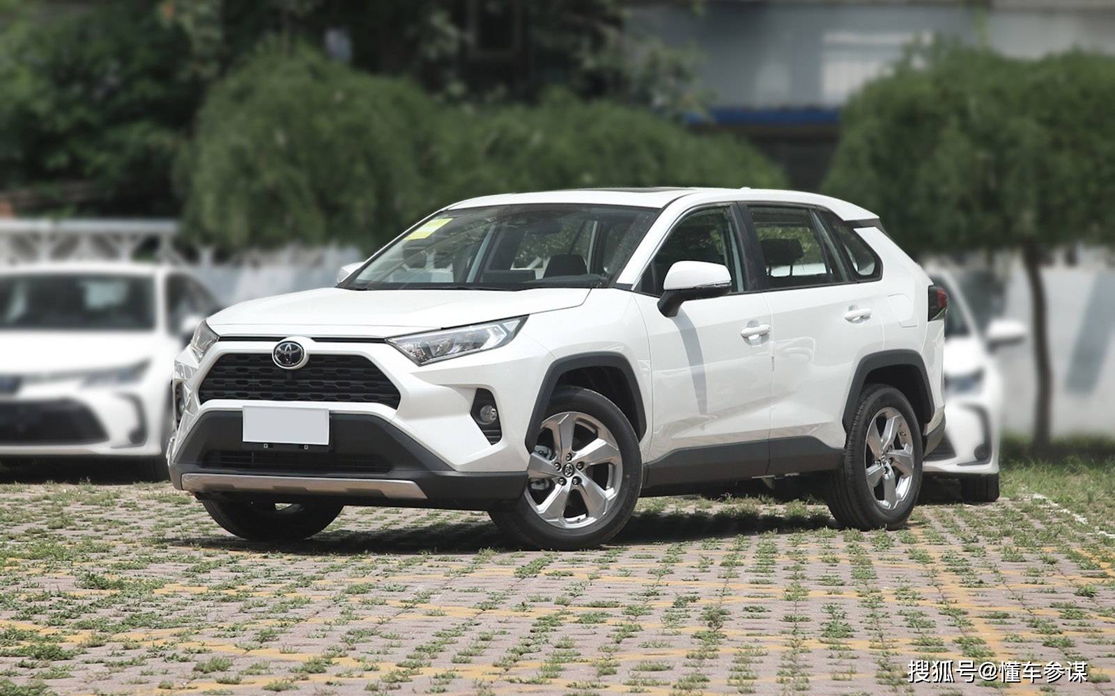 25万紧凑型suv,只想买丰田,荣放和威兰达怎么选? 搜狐汽车 搜狐网
