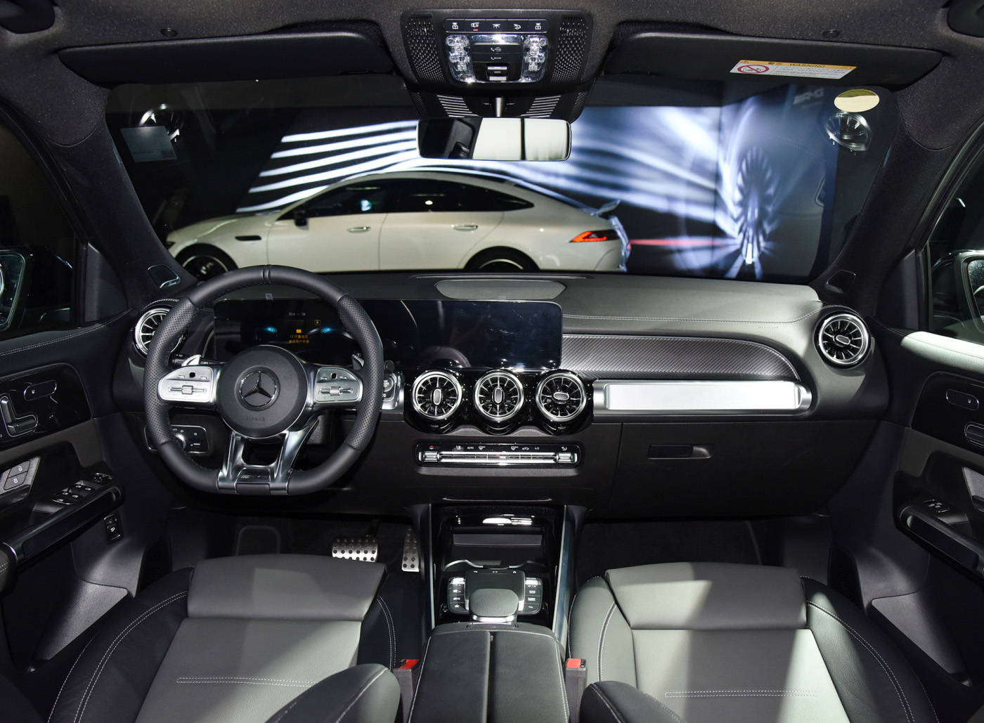 奔驰GLB AMG：2.0T可迸发306马力，7座需选装，优惠后40万出头_搜狐汽车_搜狐网