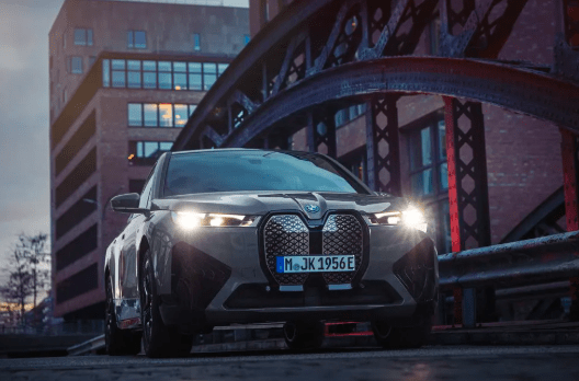 最新亮相的iX M60，给人攻击感更加强烈_搜狐汽车_搜狐网