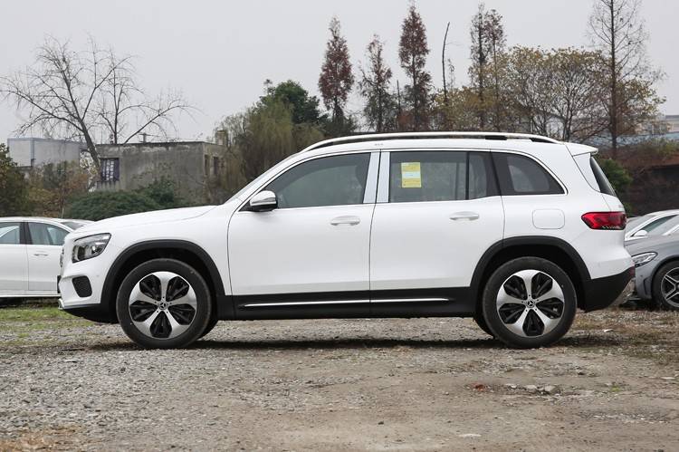 终于向市场低头了，新增2.0T发动机， 奔驰新款GLB售29.59万起_搜狐汽车_搜狐网