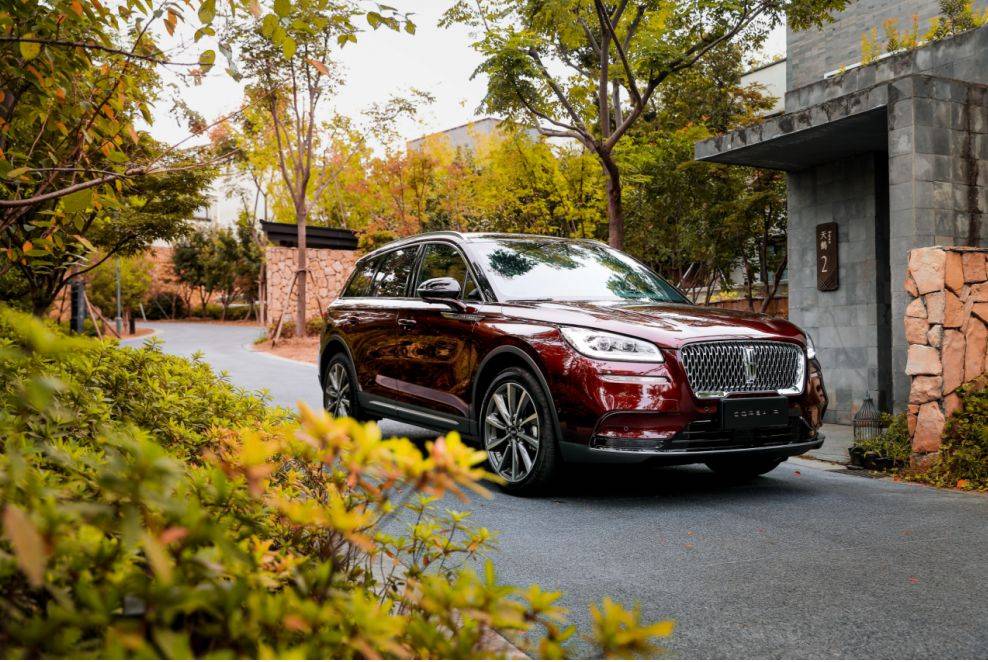 全系2.0T+8AT,SUV尺寸诱人，内饰轻奢，配置强于X1 Q3，BBA要小心_搜狐汽车_搜狐网