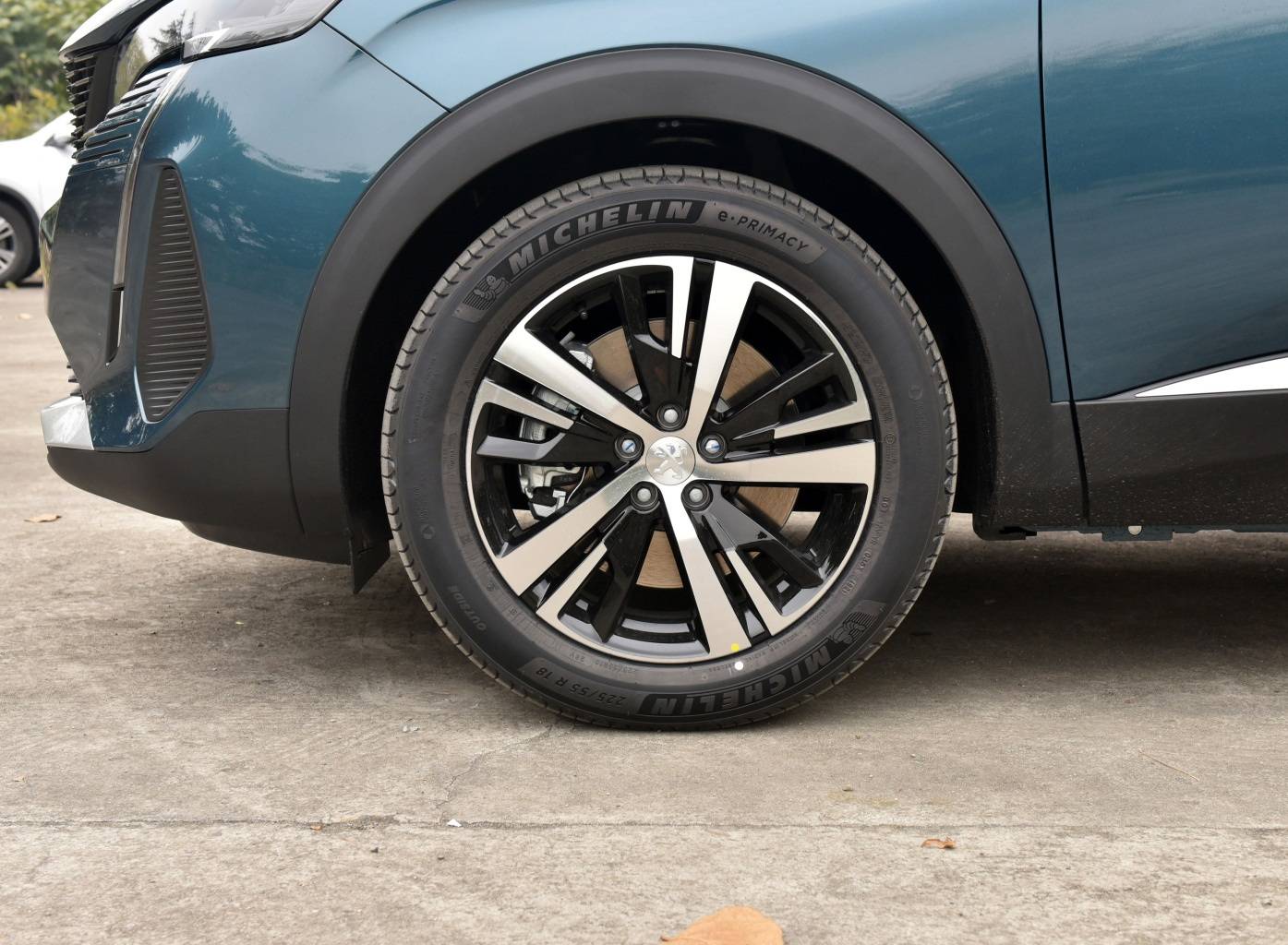 试驾标致4008创享版，1.8T+8AT，扭力梁后悬架，16.77万值不值？_搜狐汽车_搜狐网