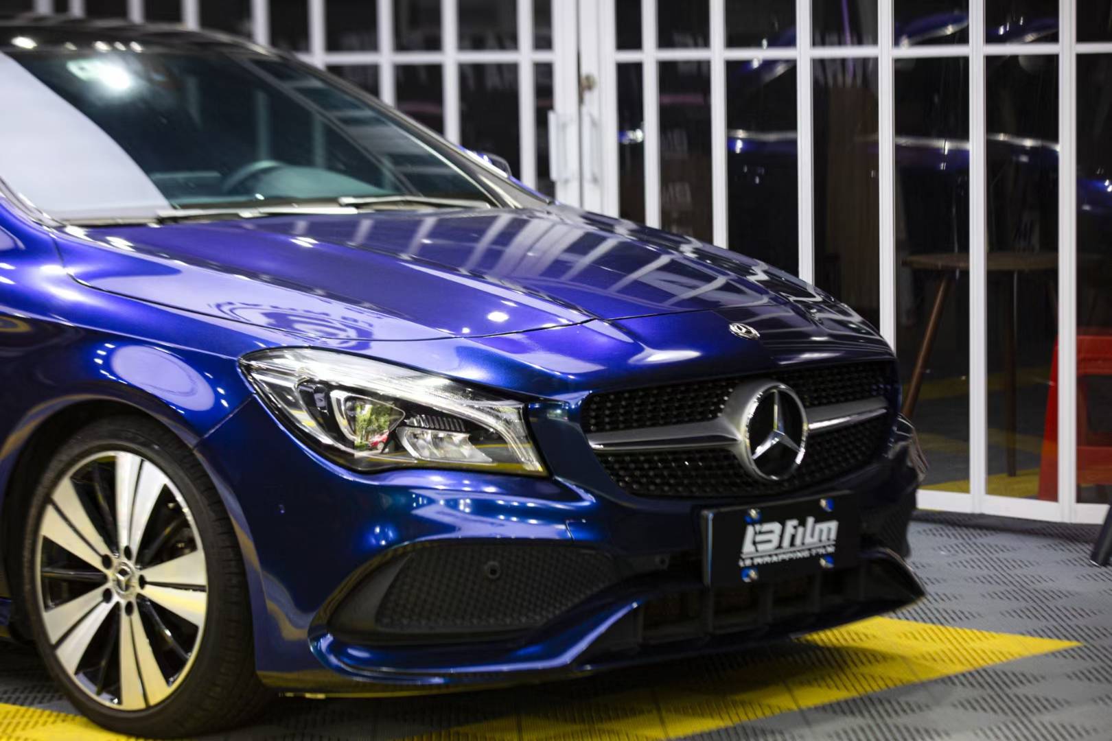 汲取了蓝莓的自然色彩，奔驰CLA200超亮金属篮莓改色膜-LBFILM_搜狐汽车_搜狐网