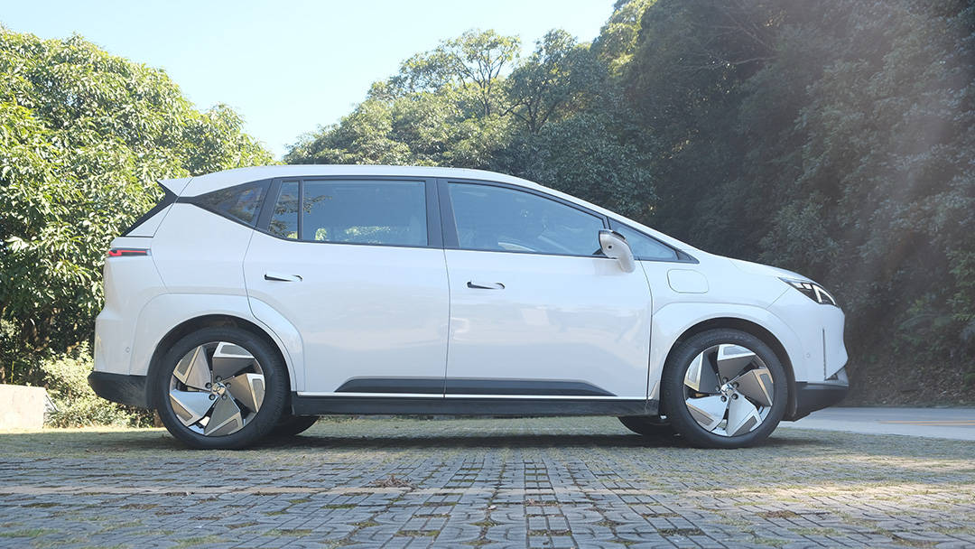 科技感满满，13.28万元起，2022款合创Z03值得入手吗？_搜狐汽车_搜狐网