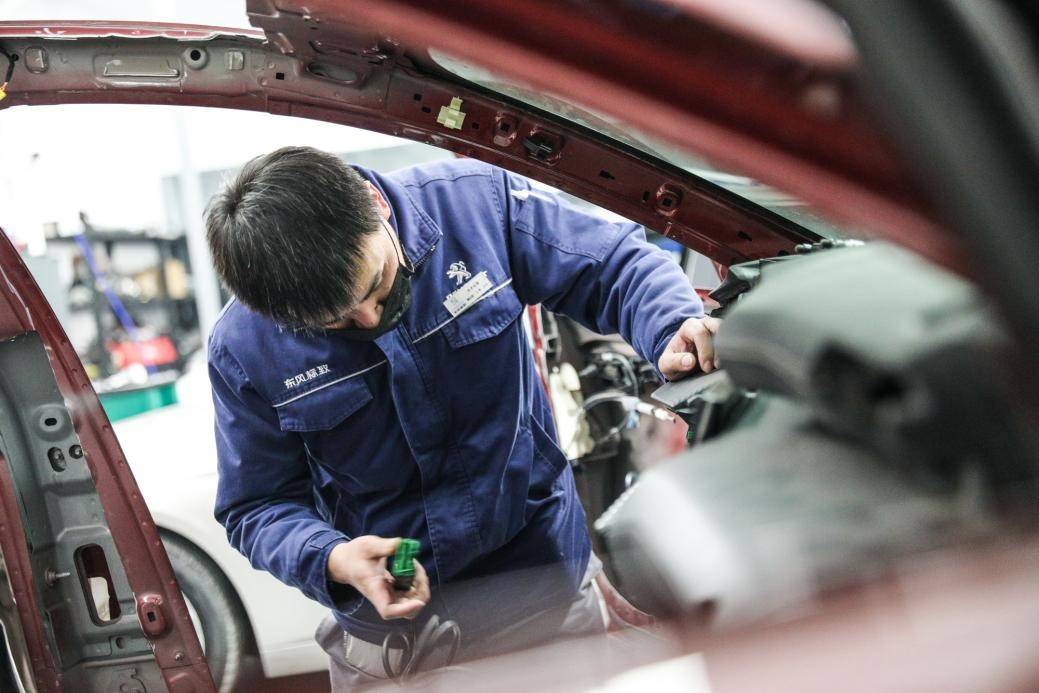 轻“装”上阵 赛道PK法拉利488 标致508L何以为赢？_搜狐汽车_搜狐网