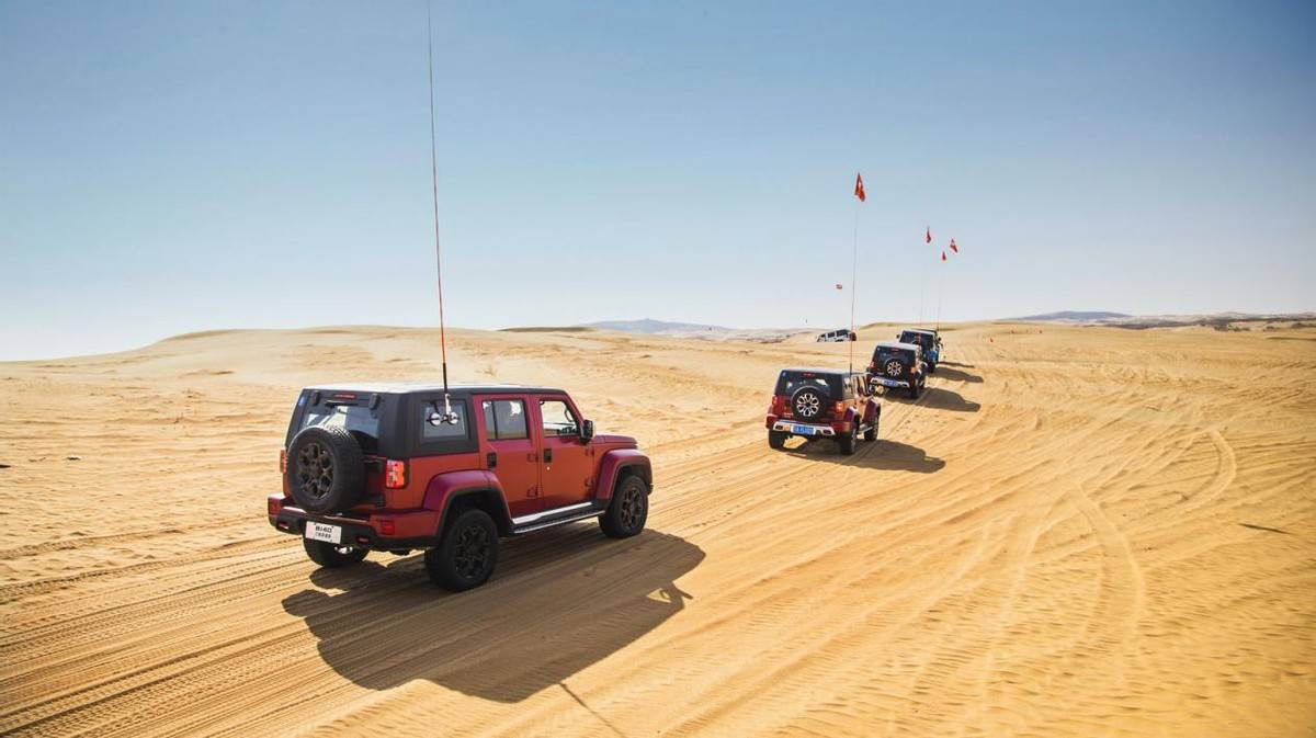 BJ40刀锋英雄柴油版利刃出鞘，长续航＋低油耗，越野能力更是一绝_搜狐汽车_搜狐网