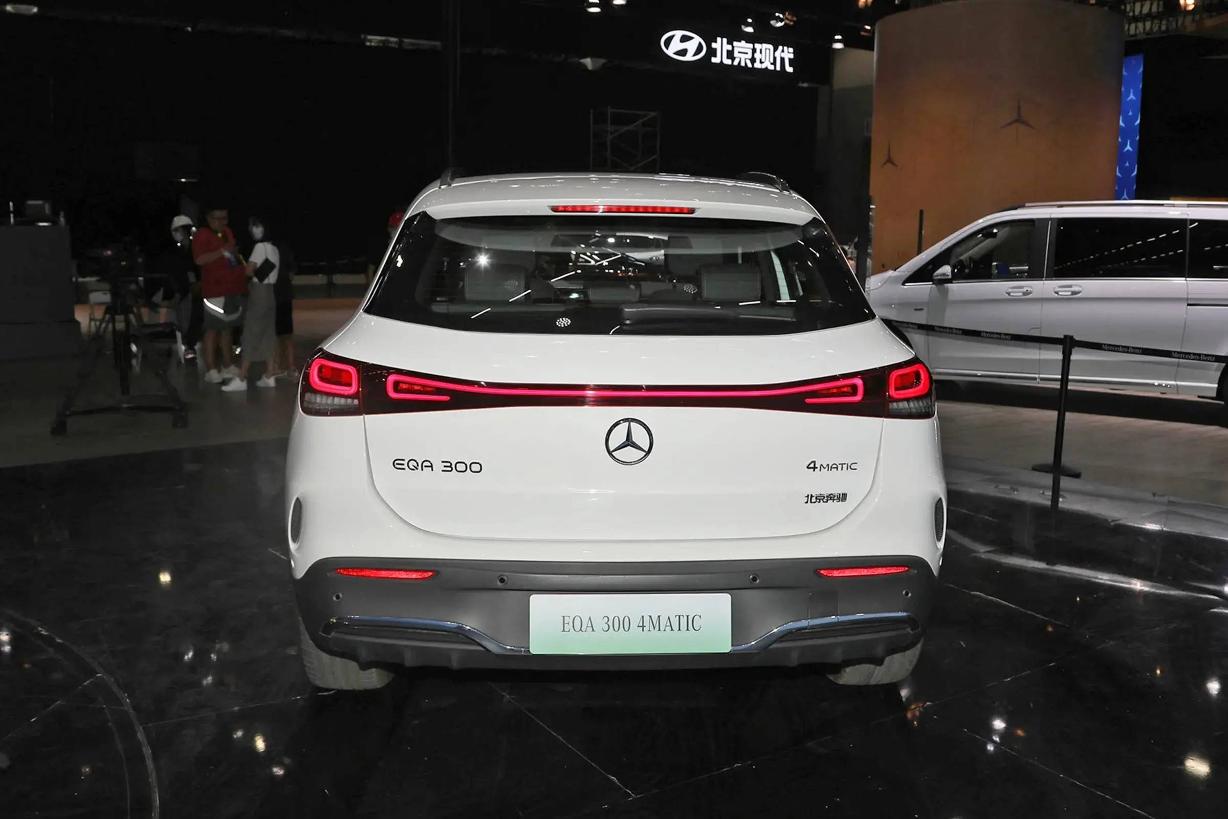 入门级别奔驰纯电SUV EQA 260上市 续航超600km_搜狐汽车_搜狐网
