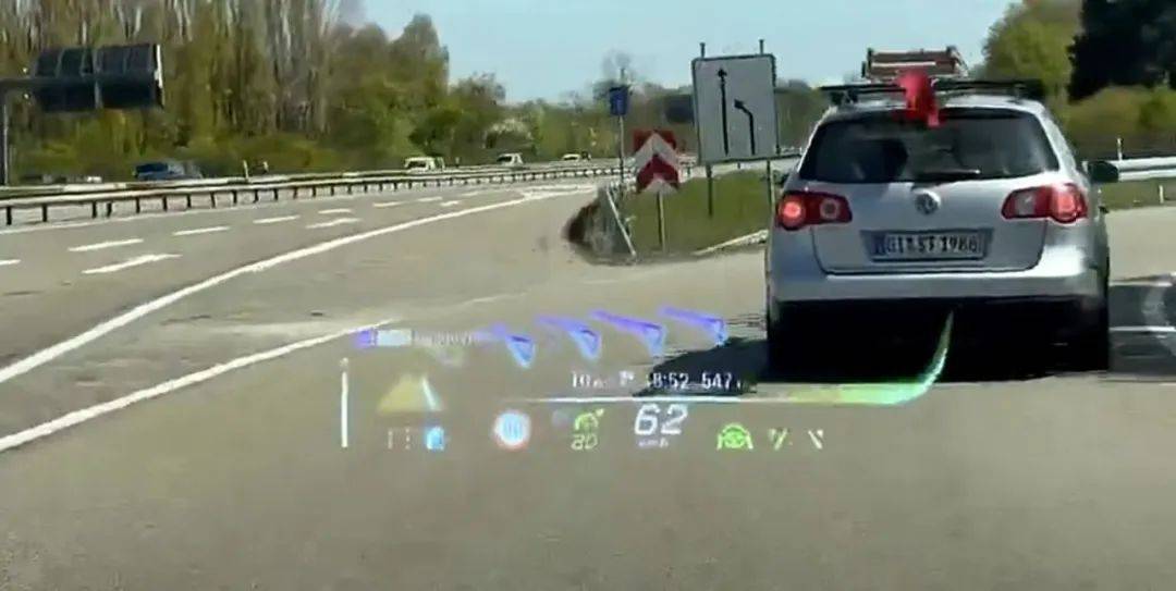 飞凡R7智能座舱『第二弹』：全球首发，天花板级 AR-HUD 有哪些新体验_搜狐汽车_搜狐网