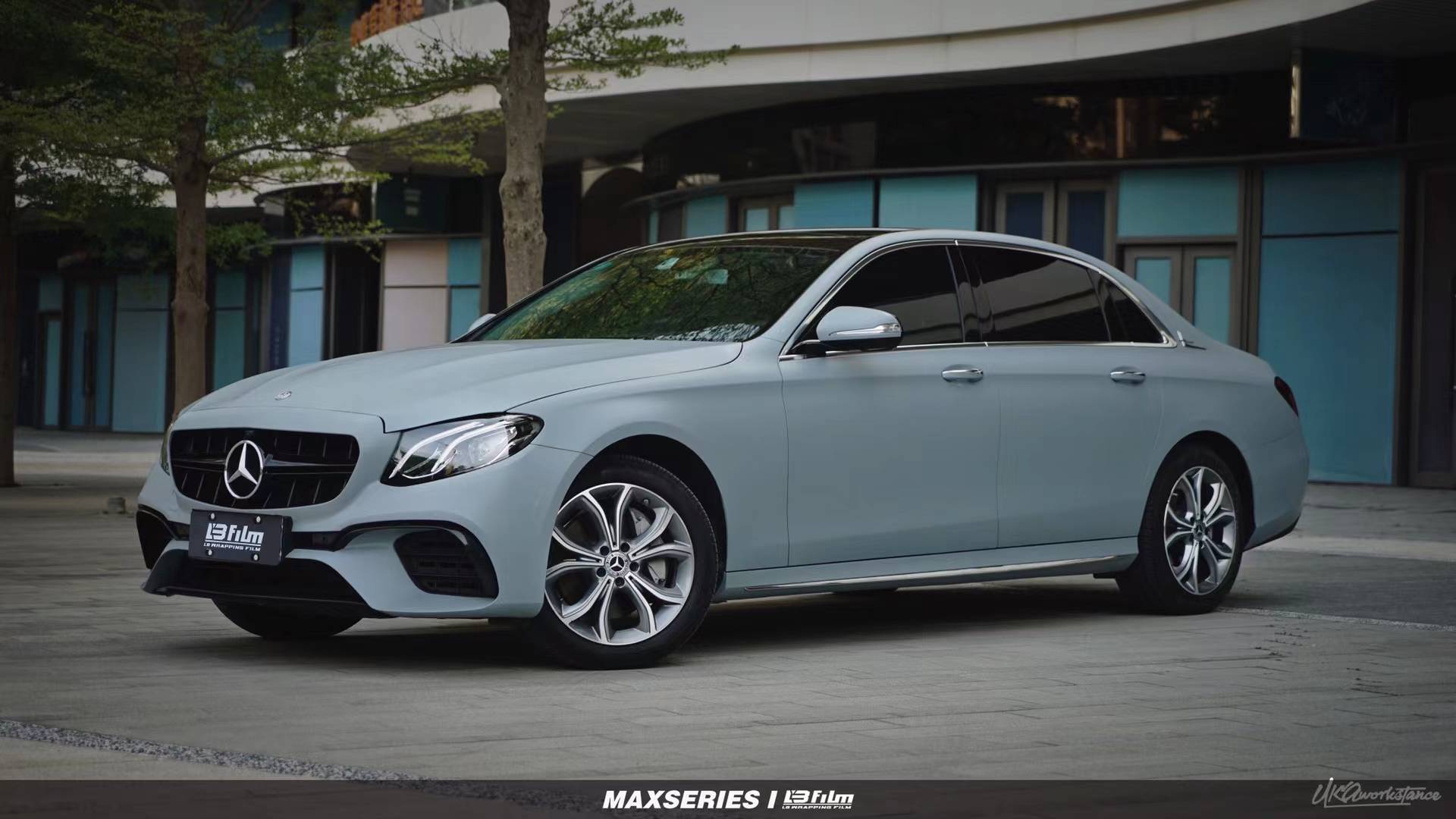 奔驰E300L -LBFILM改色膜消光战舰灰_flat_grey_战舰