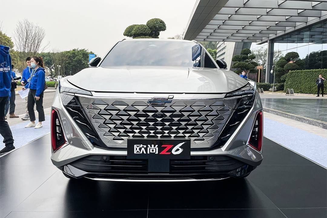 长安欧尚Z6蓝鲸iDD配置曝光 纯电续航150km 综合续航1200km_搜狐汽车_搜狐网