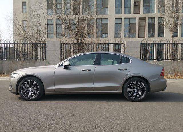 开了沃尔沃S60，再花30万开英菲尼迪Q50L_搜狐汽车_搜狐网