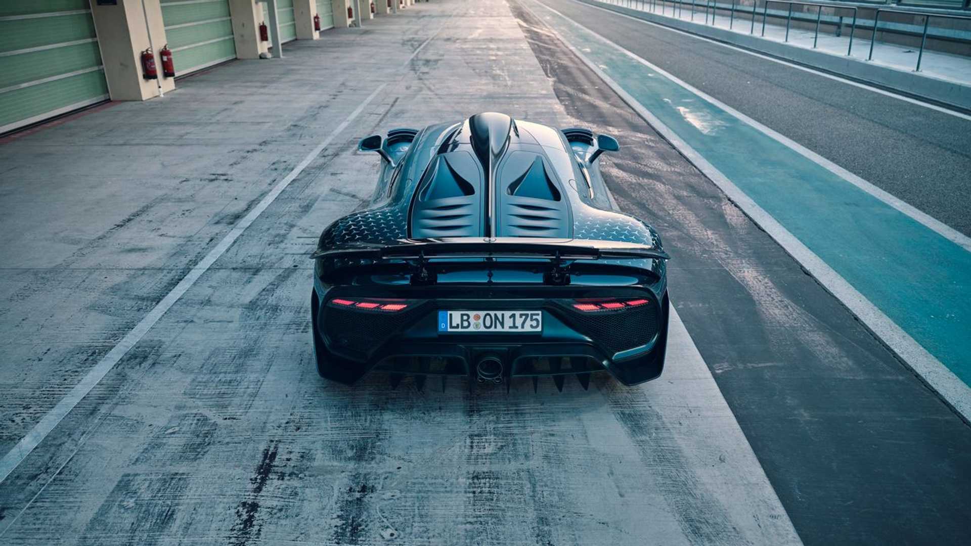 配F1引擎，最大1049HP，售1819万元，奔驰AMG One超跑首次亮相_搜狐汽车_搜狐网