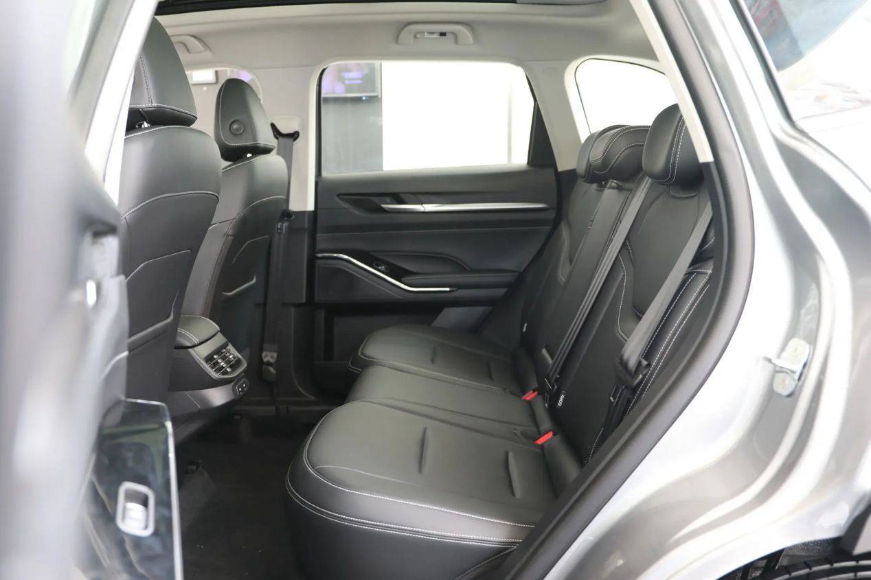 荣威RX5 MAX对比哈弗H6，哪款车更经济实惠？_搜狐汽车_搜狐网