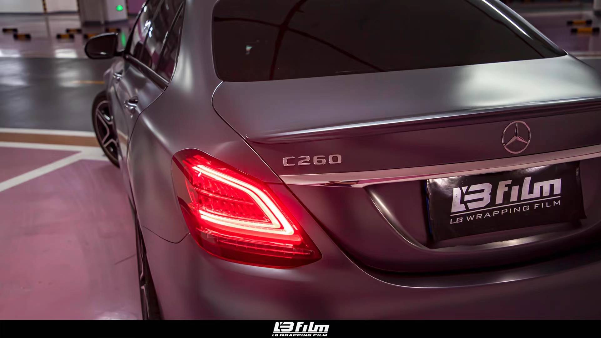 奔驰C260-LB改色膜电光金属午夜蓝,优雅柔和到融化的蓝_搜狐汽车_搜狐网