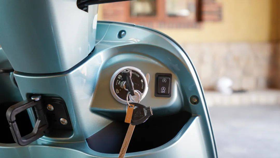 谁说复古踏板不讲究配置和性能？14980元起大阳VRF150静态评测_搜狐汽车_搜狐网