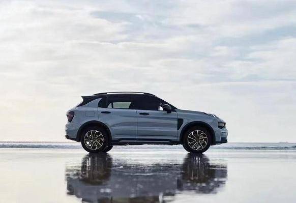 领克01EM-F，已上市，是20万以内值得入手的混动车型_搜狐汽车_搜狐网