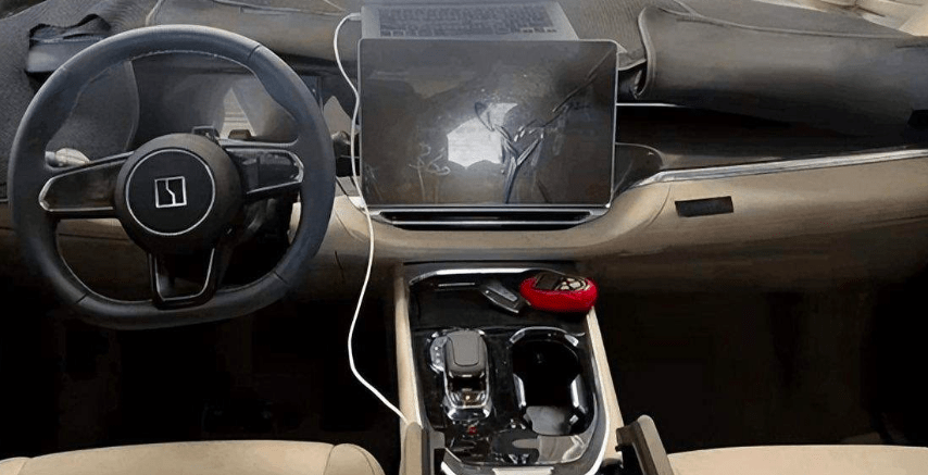 两大国产高端MPV即将来袭，红旗HM9/极氪009实车曝光，你看好谁？_搜狐汽车_搜狐网