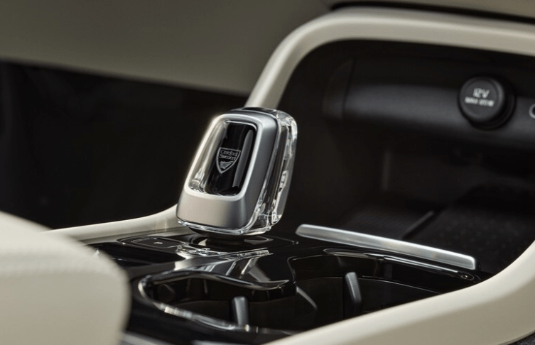 全系搭载2.0T+48V轻混，智能配置大升级，新款沃尔沃XC40更诱人_搜狐汽车_搜狐网