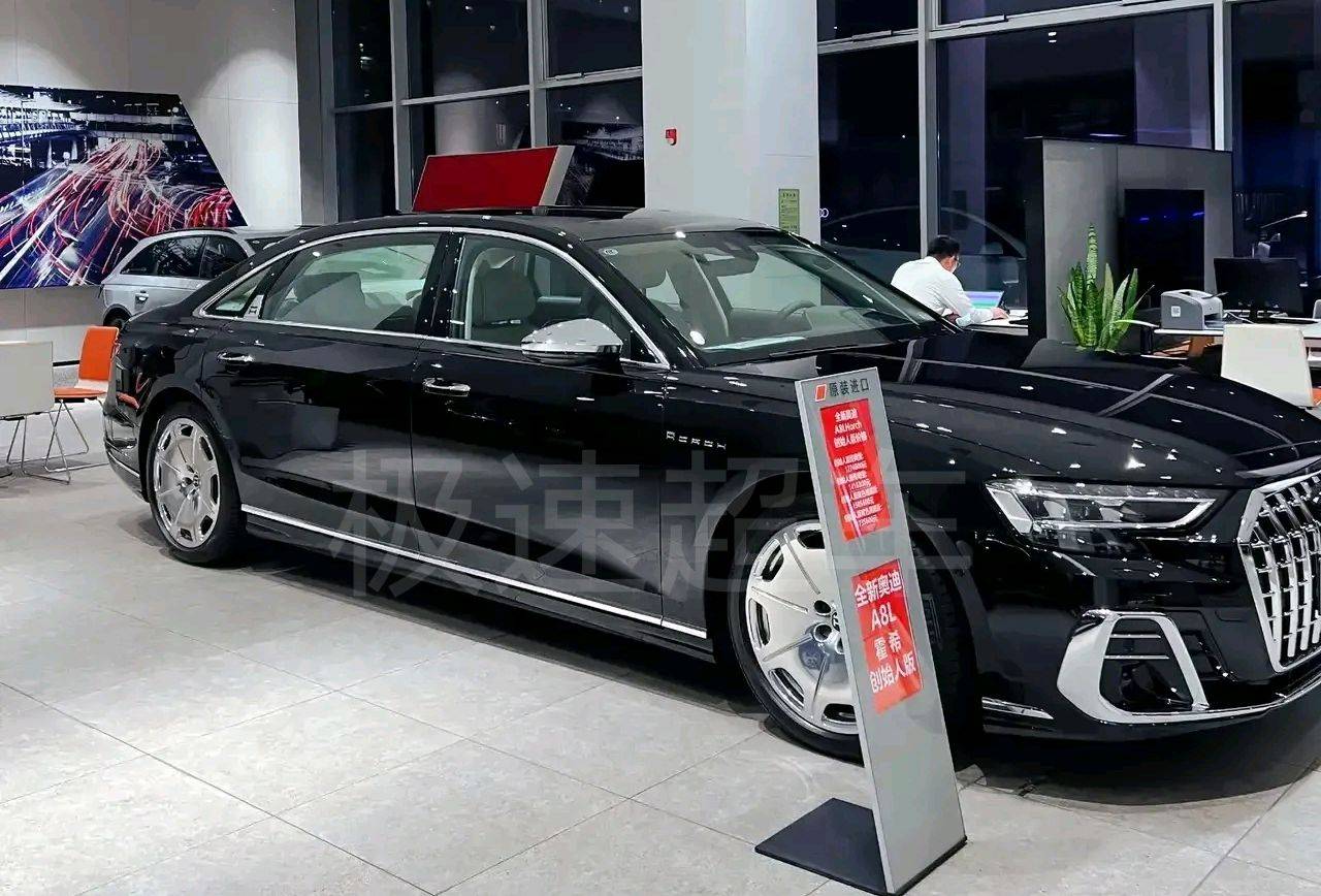 实拍奥迪A8霍希版，“铁饼轮毂”+4.0T+8AT，气场超越奔驰S级_搜狐汽车_搜狐网