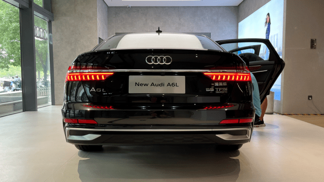 新奥迪A6L：2.0T养车要花3.6万/年，比宝马5系贵1千？_搜狐汽车_搜狐网