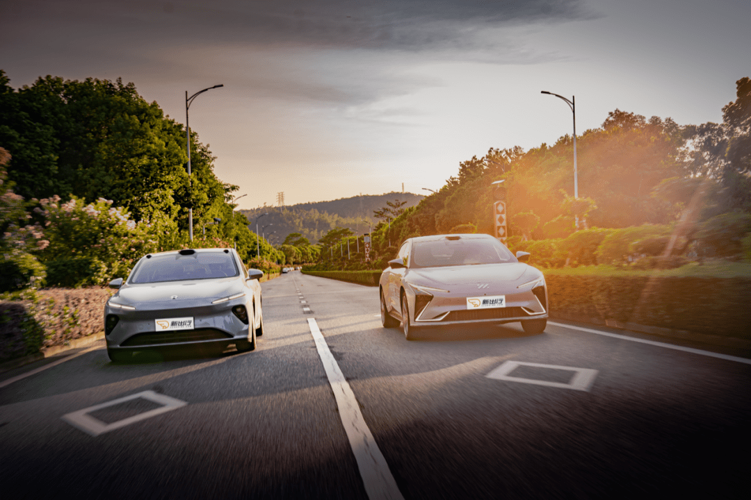 宝藏车型智己L7 vs 蔚来旗舰 ET7，40万级纯电豪华轿车谁更香？_搜狐汽车_搜狐网