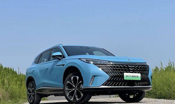 打破一家独大格局，这款插混SUV搭载超强黑科技，续航达1483km_搜狐汽车_搜狐网