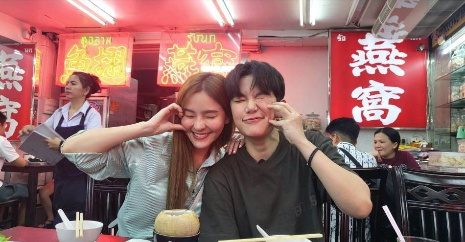 电影《Yes Or No》演员再合影 Tina与Aom同框比心-搜狐大视野-搜狐新闻