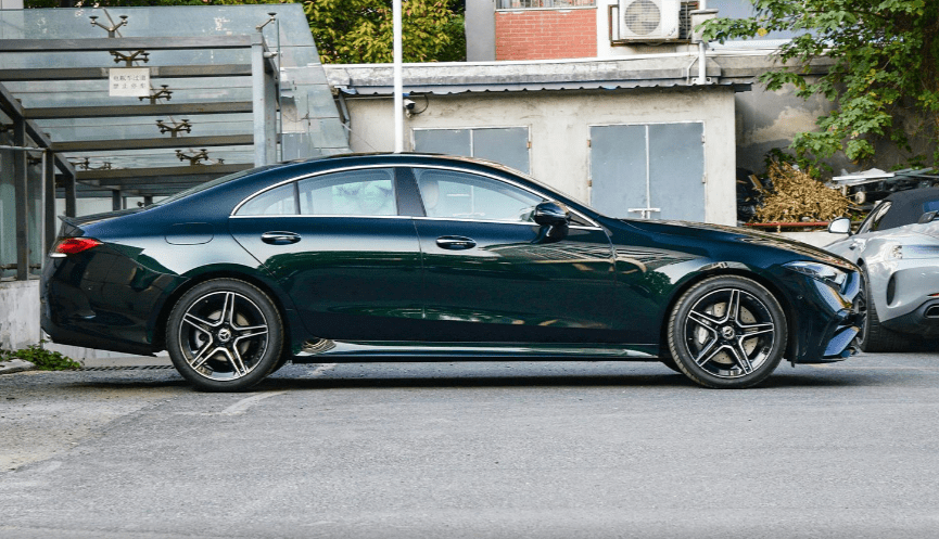 与CLS300相比，上汽奥迪A7L空间更大配置更优_搜狐汽车_搜狐网