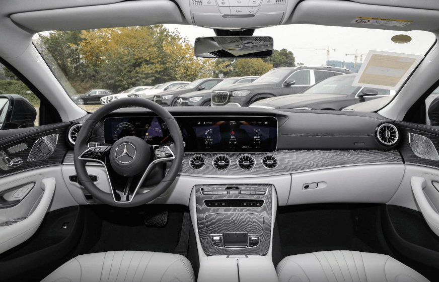 上汽奥迪A7L和CLS300该选谁？前者的抬头显示更方便_搜狐汽车_搜狐网