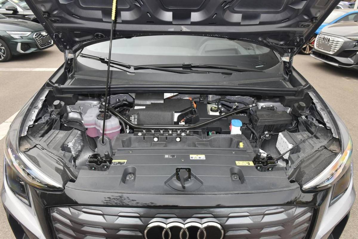 上汽奥迪Q5 e-tron是品质纯电SUV，45万买到高配，比EQC香多了_搜狐汽车_搜狐网