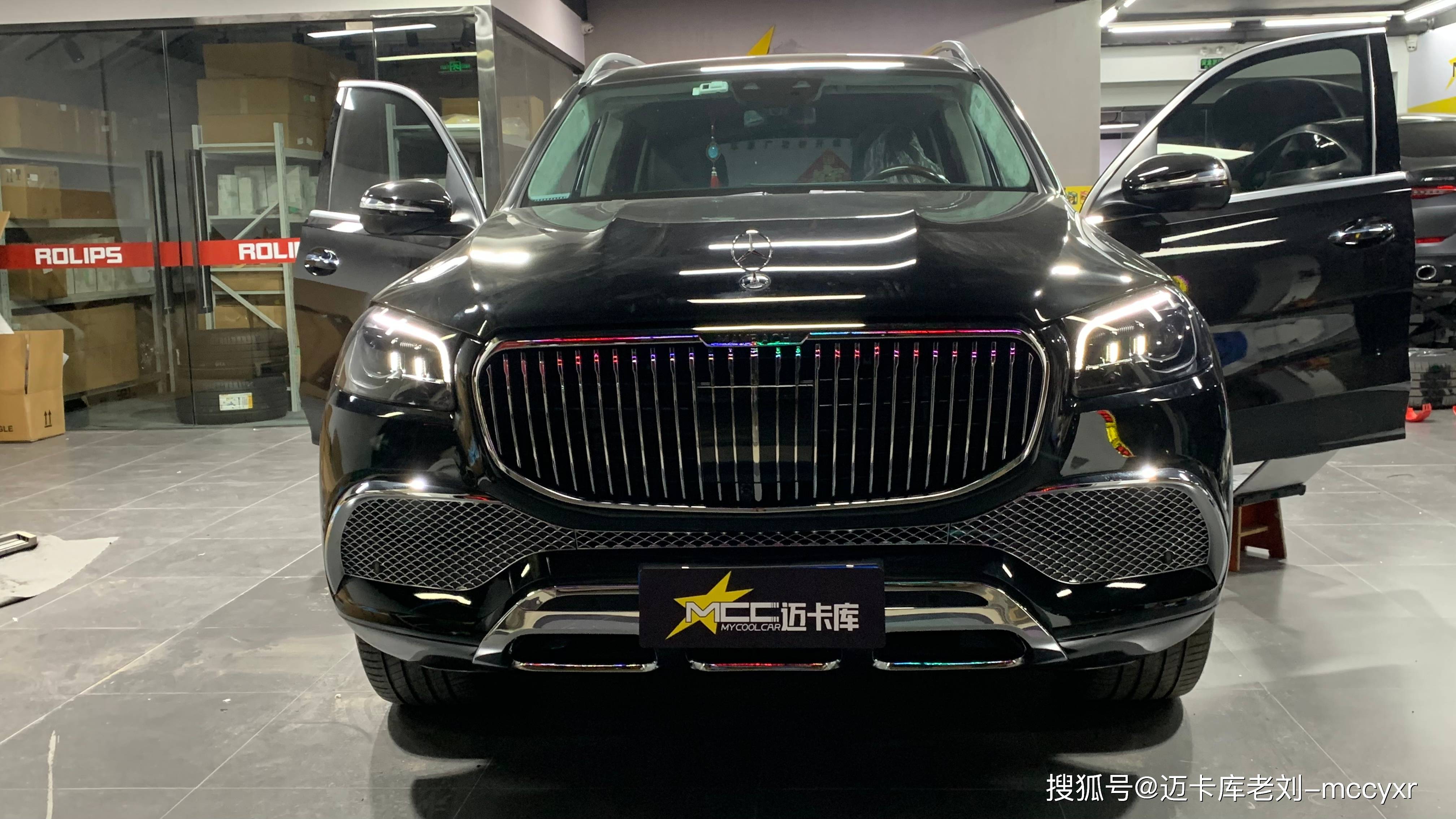 至臻豪华，尽显雅士风范！22款奔驰GLS450升级迈巴赫GLS外观包围及电动踏板_搜狐汽车_搜狐网