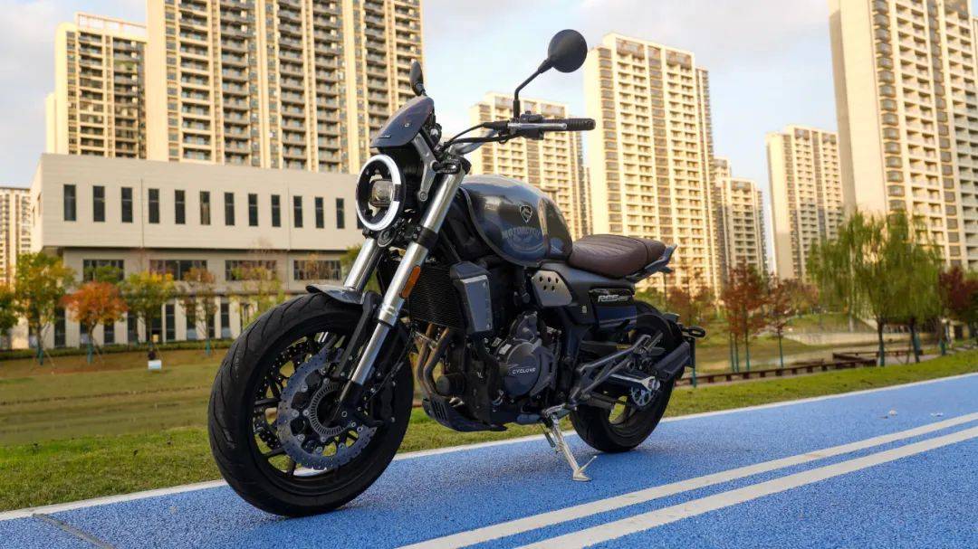 更强的性能复古—3.68万赛科龙RE560静态评测_搜狐汽车_搜狐网