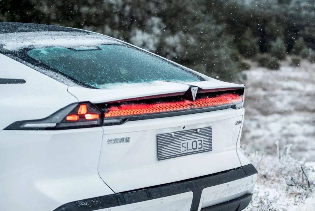 挑战1200公里续航，长安深蓝SL03露了一手_搜狐汽车_搜狐网