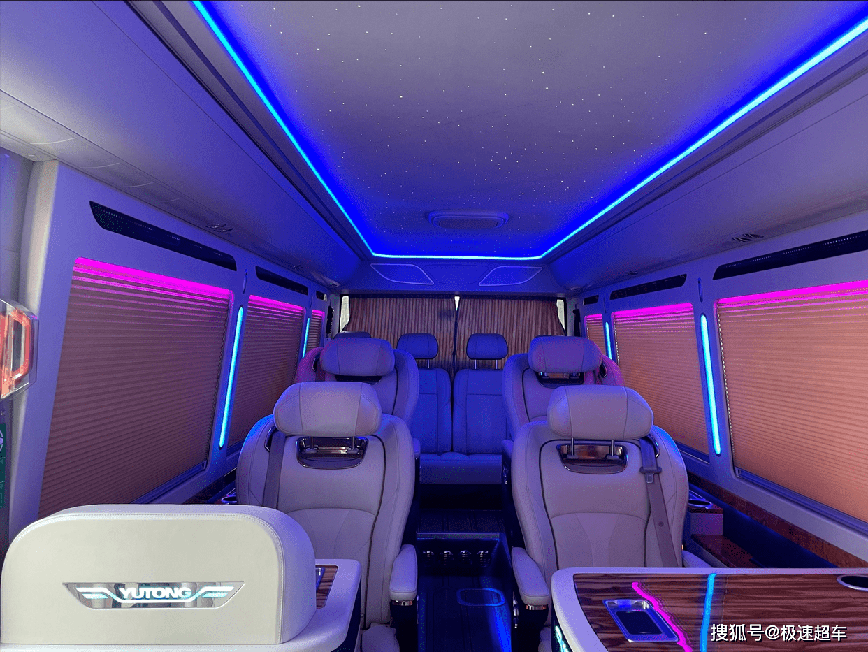 宇通T7实车亮相！3.5T引擎+10AT，竞争丰田考斯特，售价曝光_搜狐汽车_搜狐网