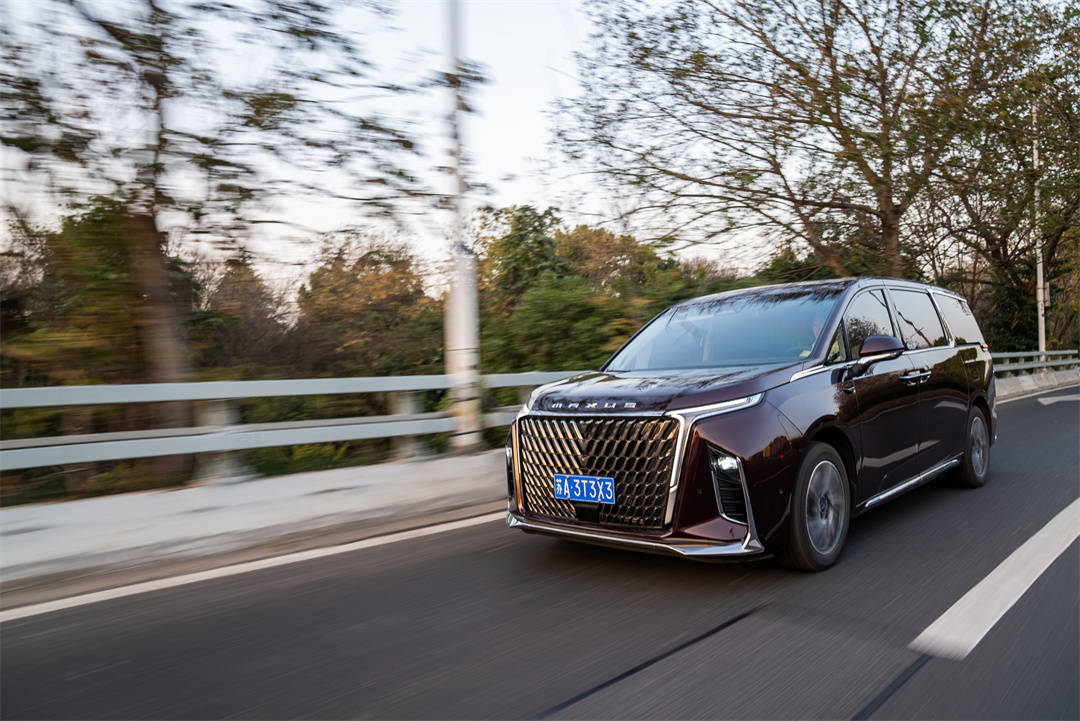 试驾“全尺寸新生代智能MPV”上汽大通MAXUS G90_搜狐汽车_搜狐网