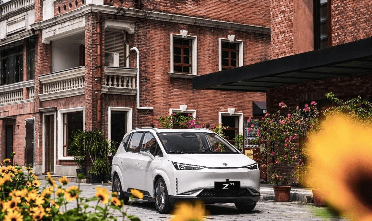 越级的后排空间，看看合创Z03，有颜有料有性价比！_搜狐汽车_搜狐网